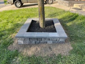 Front yard landscaping ideas with rocks and mulch